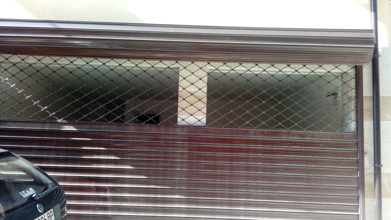 Ремонт охранителни ролетни Ремонт на гаражни врати Охранителни ролетки щори Варна